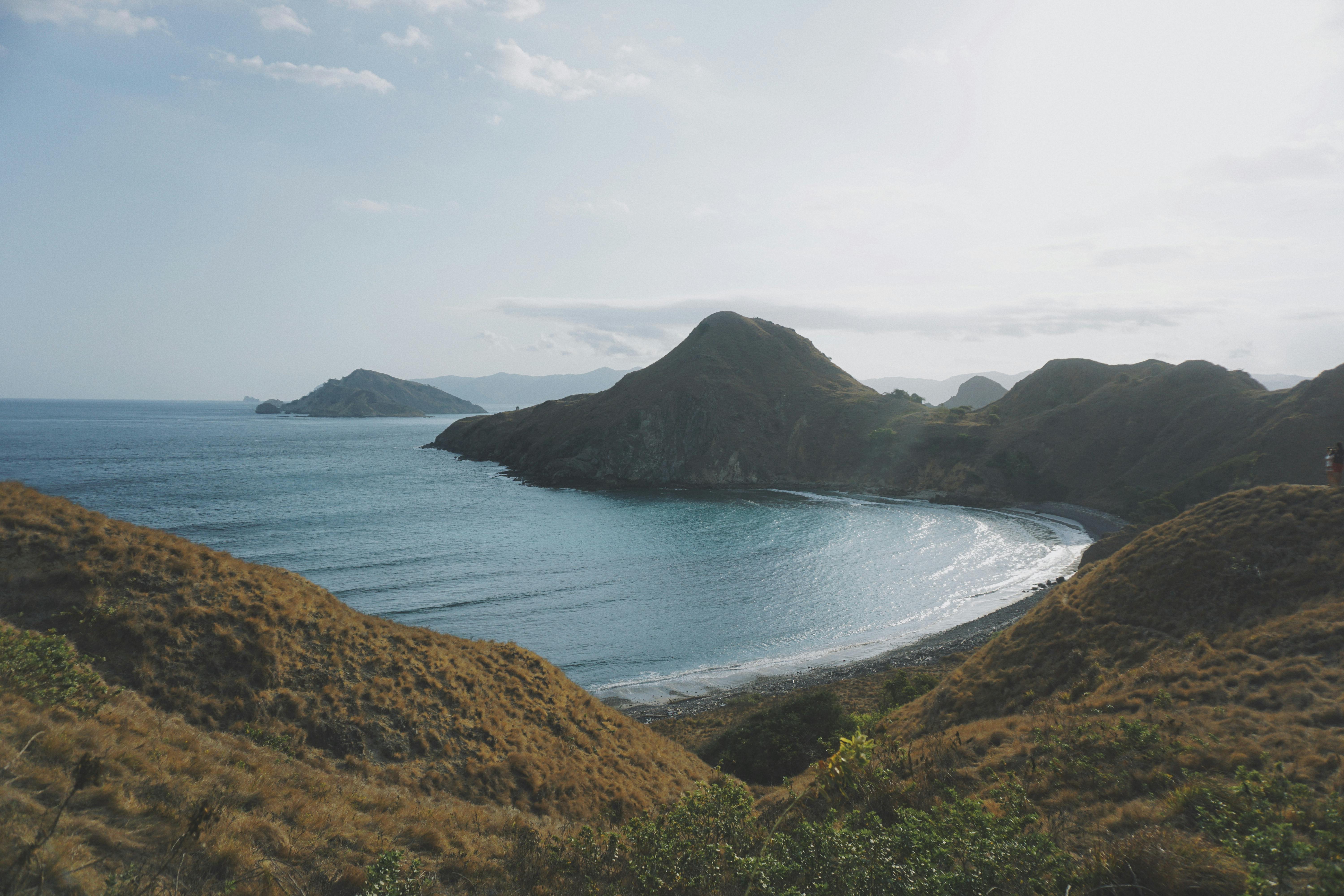 10 Pantai di Labuan Bajo yang Memesona, Wajib Masuk Bucket List-mu!