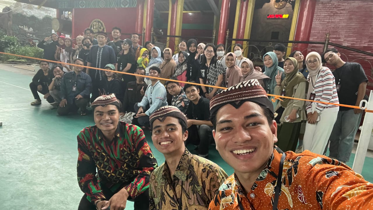 Asyiknya Ngabuburit Bersama Bus SSCT di bulan Ramadan