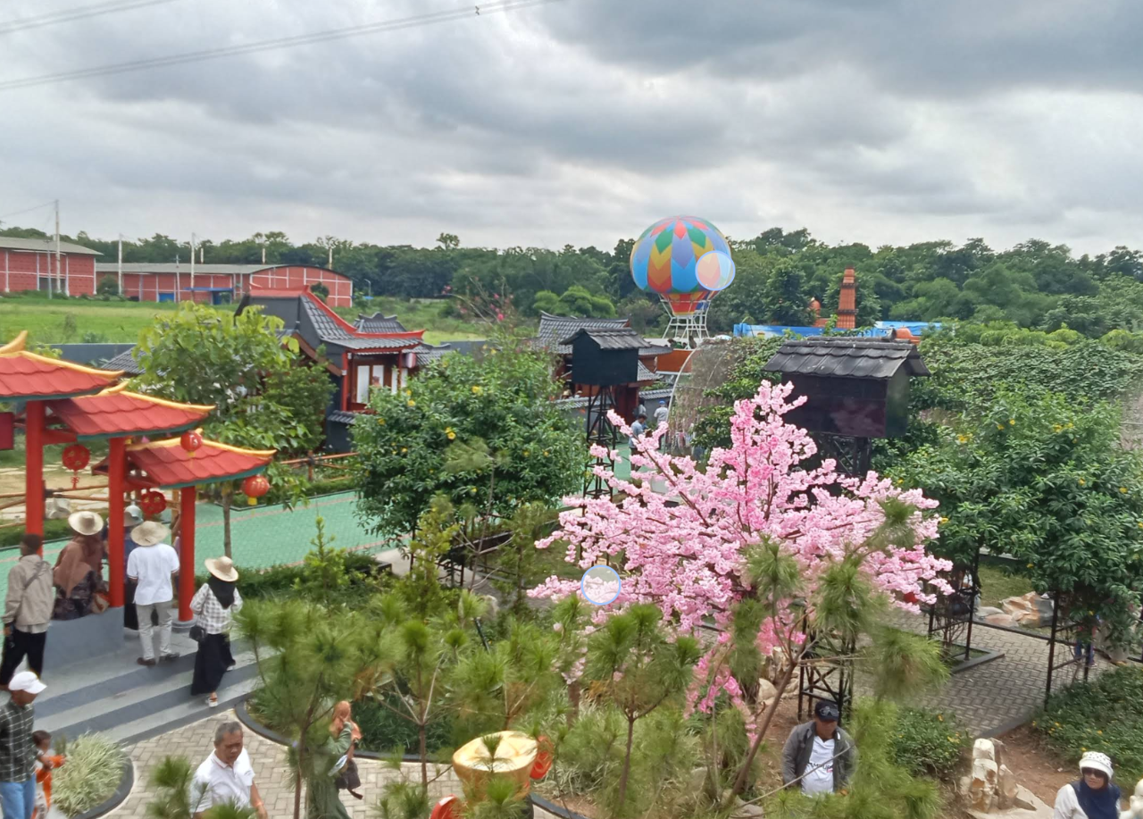 Mau Menjelajahi Dunia Tanpa Paspor? Ayo Berkunjung ke Wisata Keliling Dunia Majalengka!