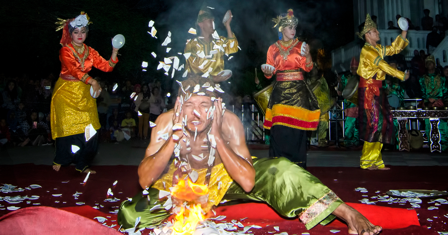 Melihat Pekan Budaya Minangkabau di Jakarta pada 1986, Tampilkan ...