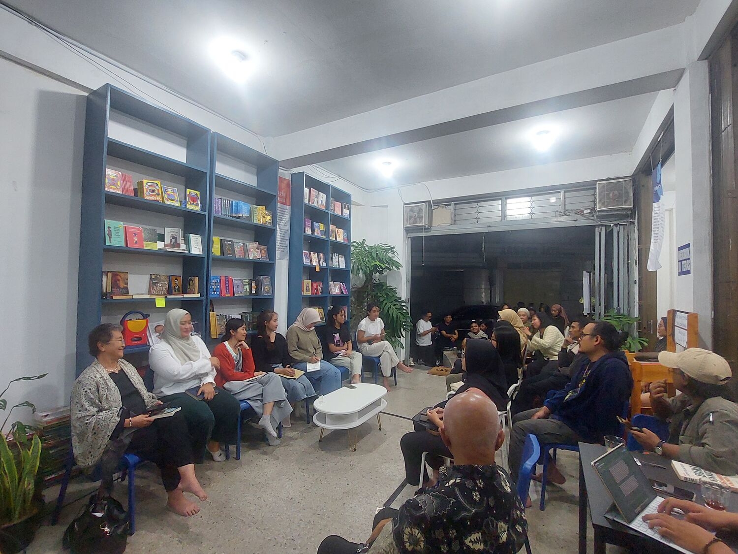 Seabad Pram di Bandung, Perayaan dan Apresiasi Terhadap Tokoh Sastra ...