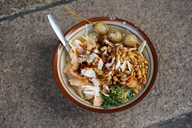 Rekomendasi Sarapan Nikmat Ala Sunda, Bubur Ayam Tasik Juaranya!