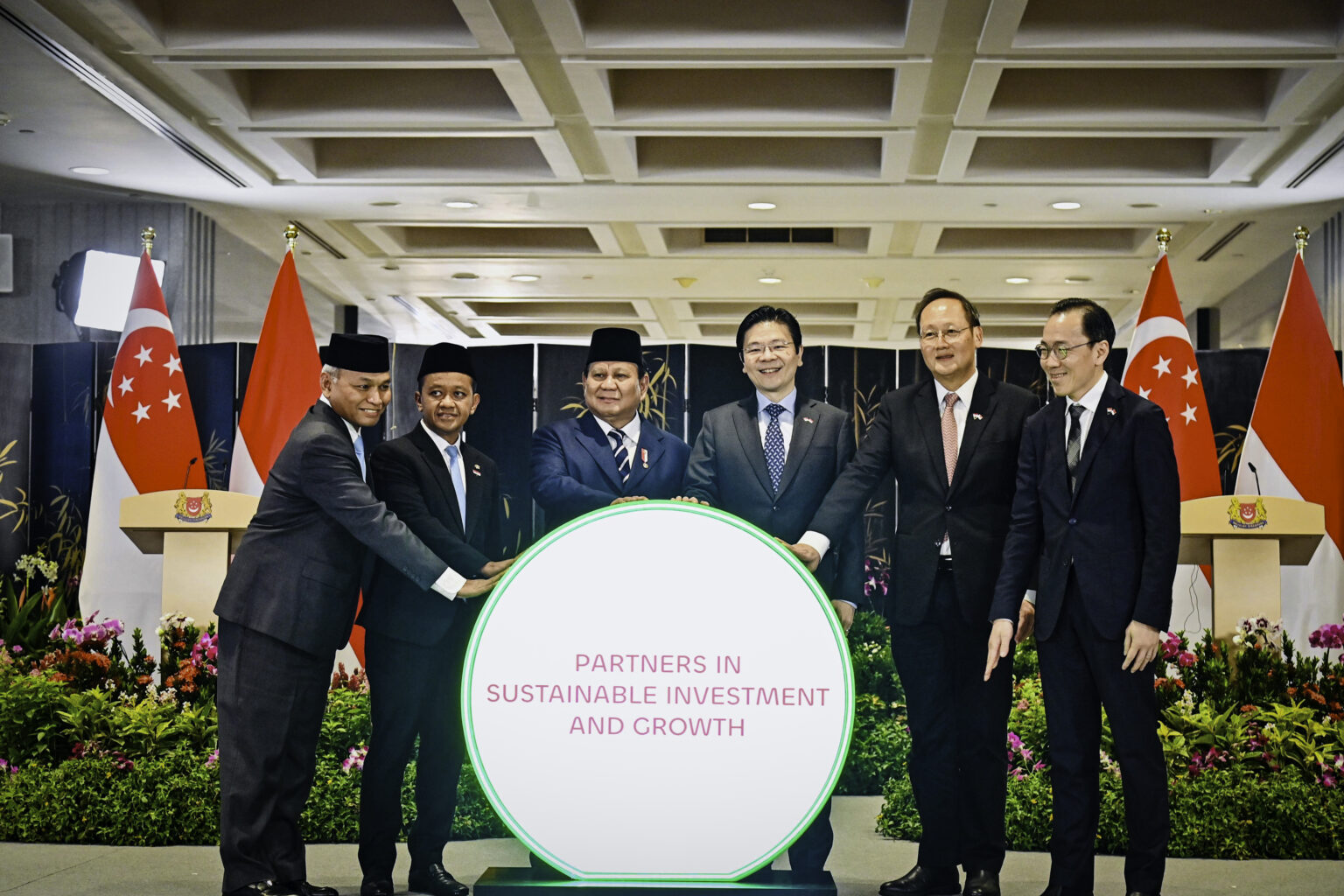 “Paraphalante Dora Sigar Soemitro”: Anggrek yang Dinamai Prabowo di ...